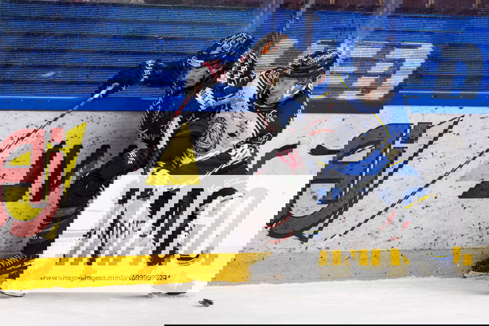 Örebros Hannes Björninen and Leksands Olle Alsing during the SHL ice hockey match between Leksand