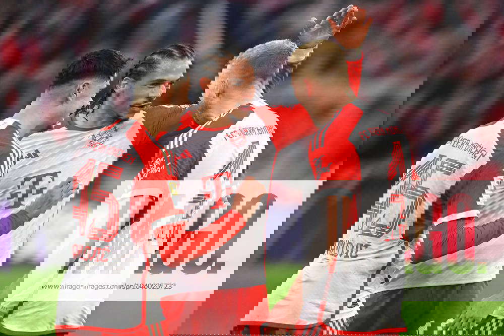 Goal celebration vre Matthijs DE LIGT Bayern Muenchen after goal to 3 1 ...