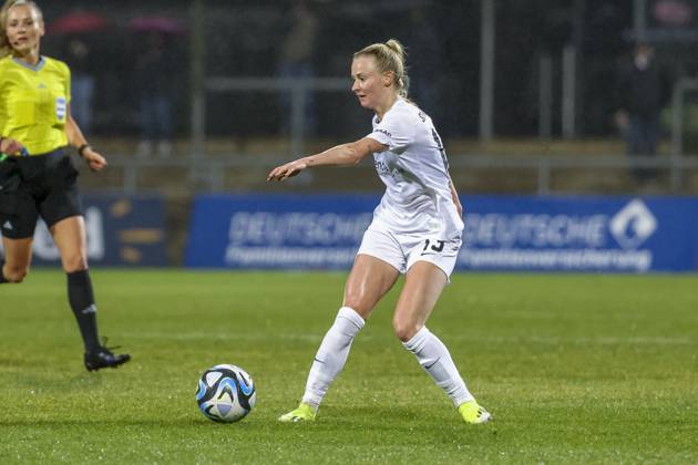 Judith Steinert SC Freiburg, 13 with one pass , Eintracht Frankfurt vs ...