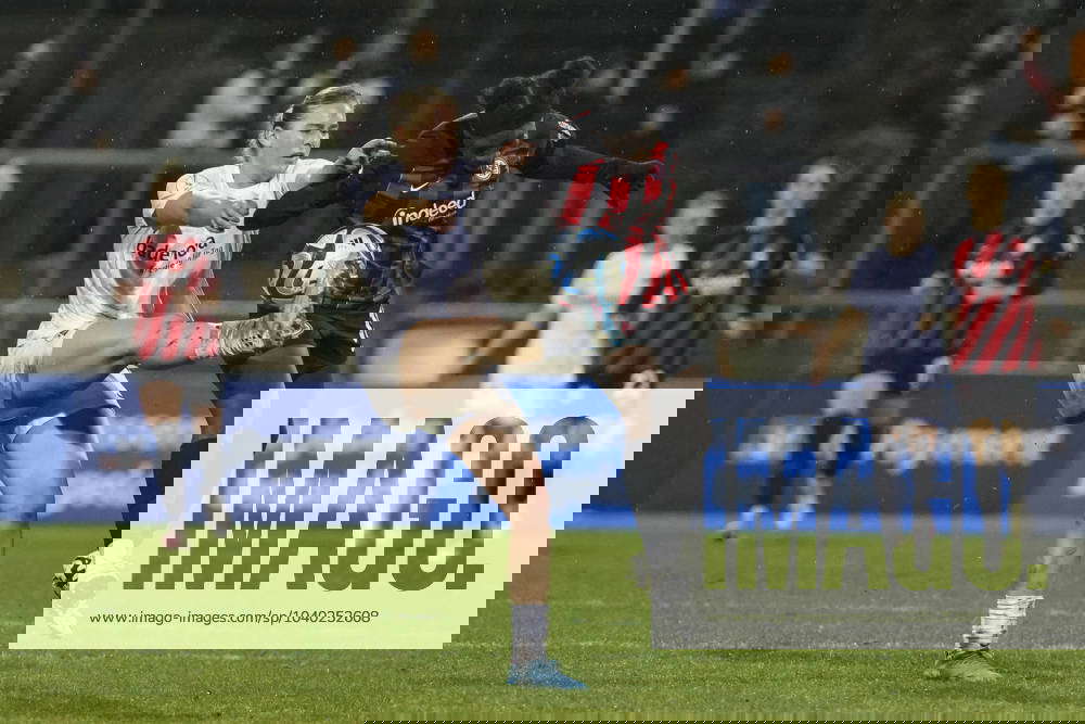 Annie Karich SC Freiburg, 06 and Nicole Anyomi Eintracht Frankfurt, 19 ...