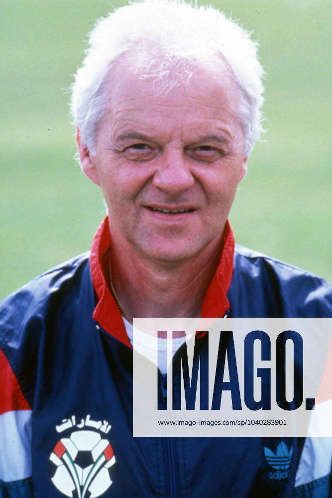 BERNARD BLAUT, Emirati Arabi, 1989-90, Primo piano, Head shot CALCIO ...