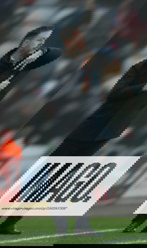 Sunderland v Plymouth Argyle - Sky Bet Championship Sunderland Head ...