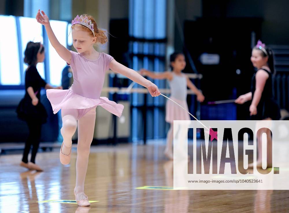 Syndication: Nashville Tegan Long,6, dances during a mini ballet summer ...