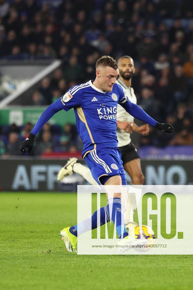 Jamie Vardy of Leicester City scores a goal and celebrates 2-0 ...