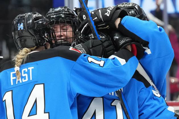 February 16, 2024, Toronto, On, CAN: Toronto s Jesse Compher (centre ...