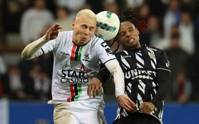 OHL s Jon Thorsteinsson and Charleroi s Jeremy Petris fight for the ...