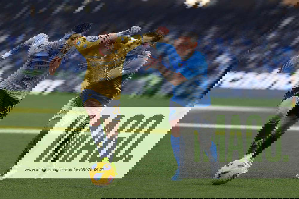 SSC Napoli v Genoa CFC - Serie A TIM Stefano Sabelli of Genoa CFC is ...