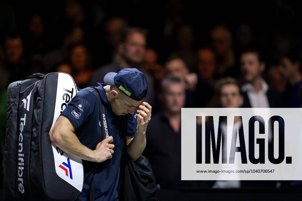 ROTTERDAM - Tallon Greekpoor (NED) leaves the court after his lost ...