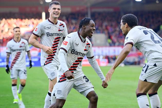 Goal celebration Jeremie FRIMPONG Bayer Leverkusen after goal to 0 1 ...