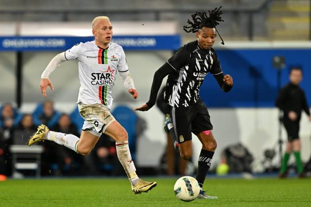 OHL vs Charleroi Jon Dagur Thorsteinsson of OHL reacts during the ...