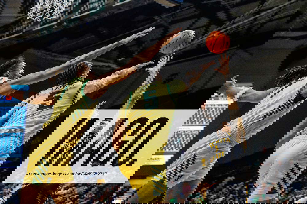 February 18, 2024: Wichita State Shockers guard Xavier Bell (1) shoots ...