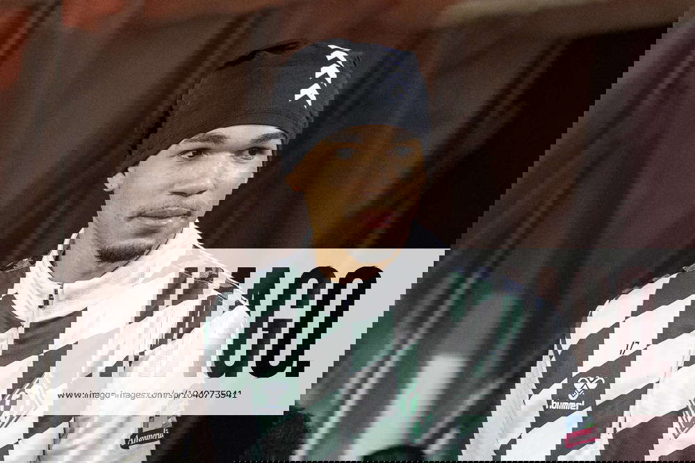 Justin Njinmah SV Werder Bremen, 17 leaving the players tunnel Football ...