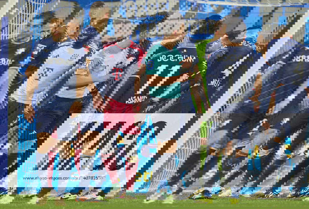 Dayot Upamecano , FCB 2 smiles after his red card in the match VFL ...