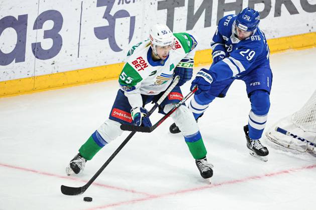 RUSSIA, MOSCOW - FEBRUARY 19, 2024: Salavat Yulaev s Alexander Sharov (C), Dynamo s Vladislav