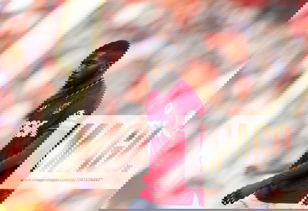 Charlton Athletic v Portsmouth Sky Bet League 1 Daniel Kanu of Charlton ...