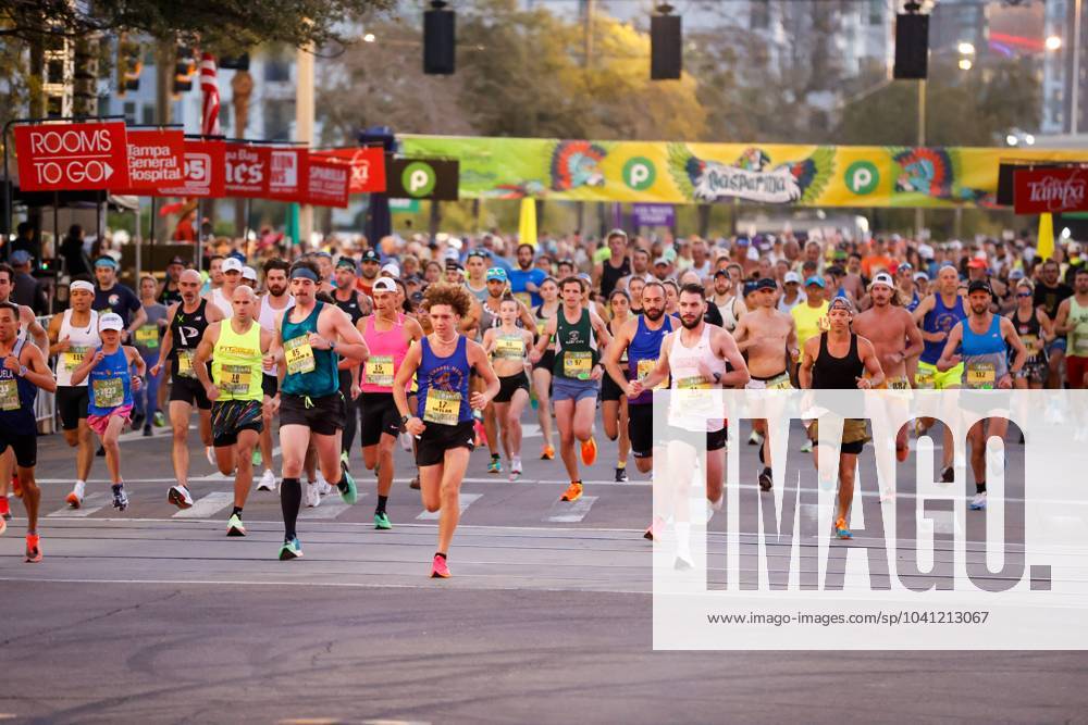 Tampa, Florida, USA: Runners start the 15K race during the Publix ...