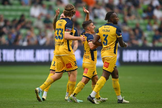 ALEAGUE VICTORY MARINERS, Nathan Paull, Storm Roux, Joshua Nisbet and ...