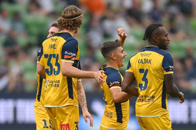 ALEAGUE VICTORY MARINERS, Nathan Paull, Storm Roux, Joshua Nisbet and ...