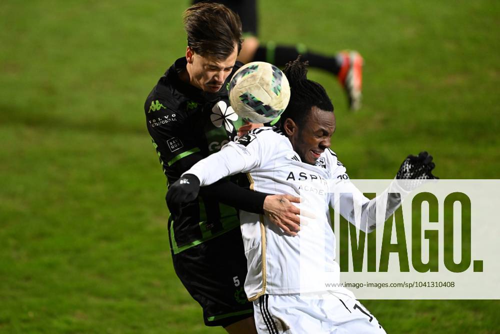 Cercle s Boris Popovic and Eupen s Reagan Charles-Cook fight for the ...