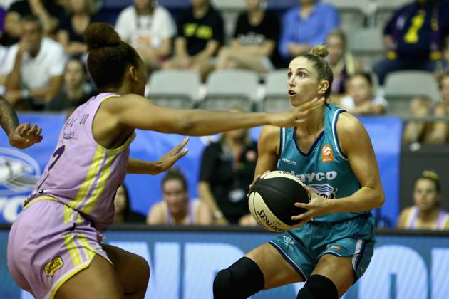 WNBL FLYERS BOOMERS, Bec Cole of the Flyers drives to the basket during ...