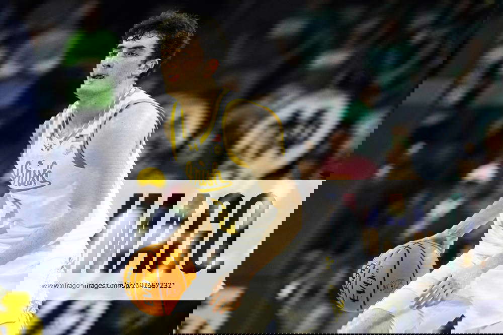 : Notre Dame guard Logan Imes directs the offense during NCAA, College ...