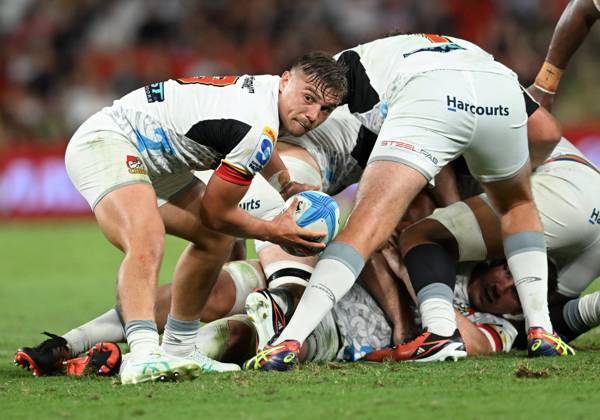 SUPER RUGBY REDS CHIEFS, Cortez Ratima of the Chiefs scores a try ...