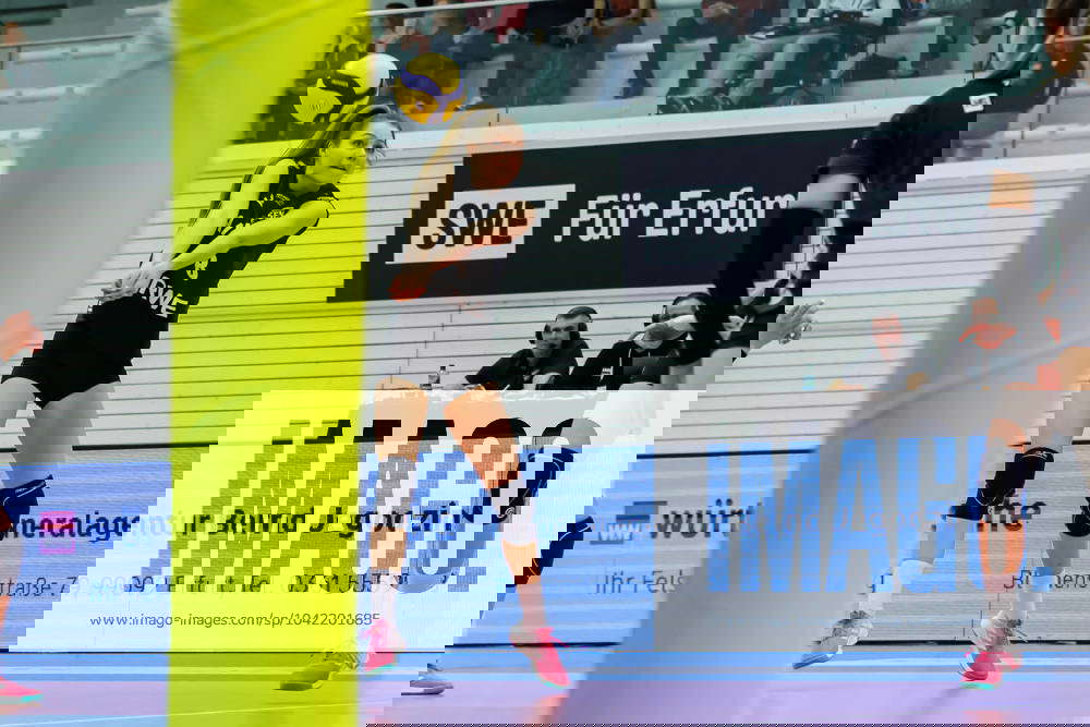 Greta Antonia Rakow Essen, 8 receiving the ball, 09 03 2024, Erfurt ...