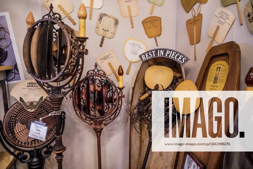 Syndication: The Indianapolis Star A group of vintage funeral parlor ...