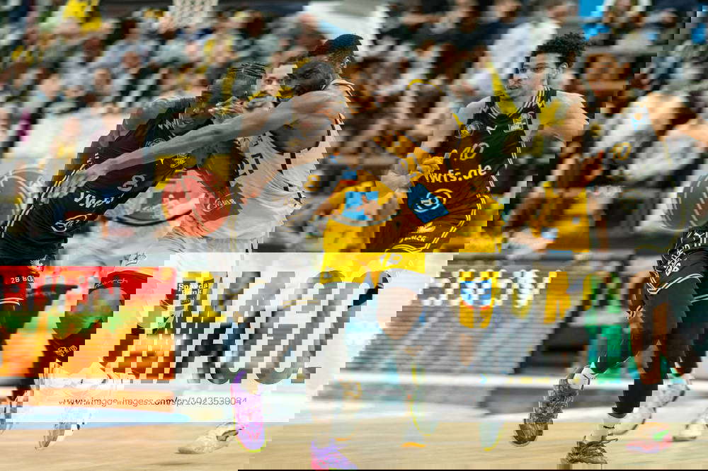 Jilson Bango Basketball Löwen Braunschweig, 08, Eddy Edigin MHP Riesen ...