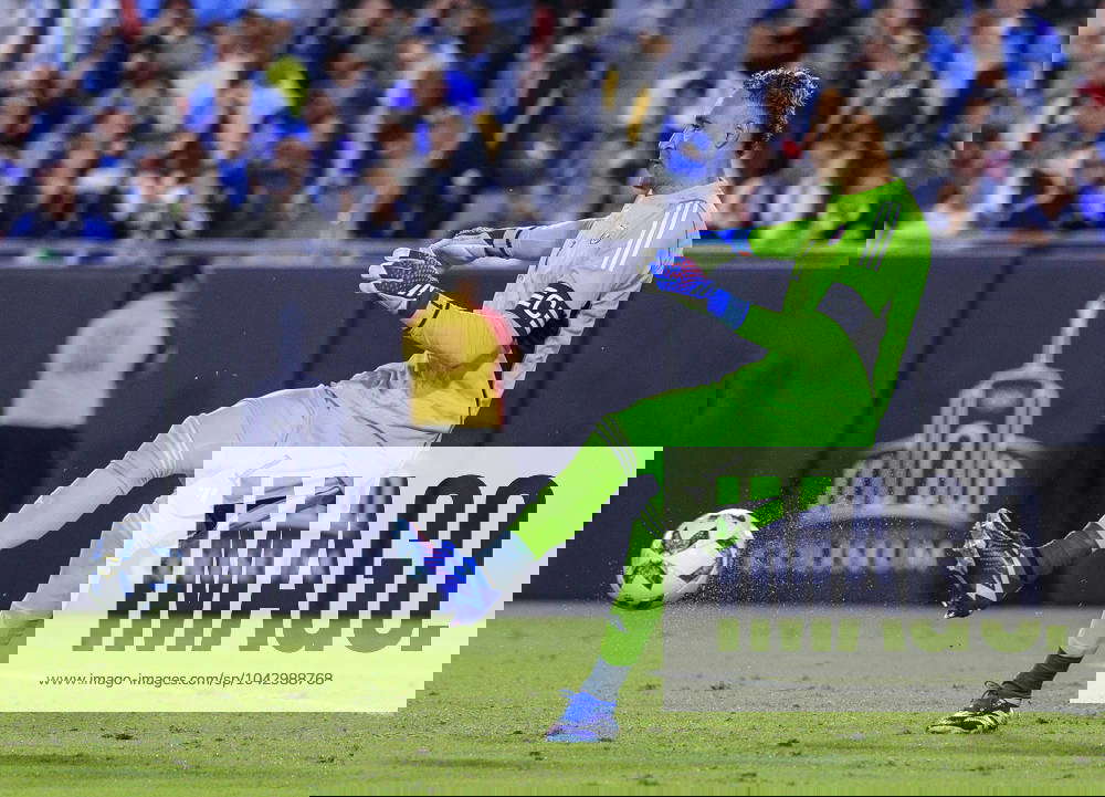 Costa Rica goalkeeper Keylor Navas 1 during their friendly soccer match ...