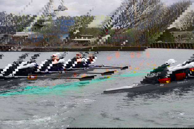 The German Eight in motion, with Benedict EGGELING, Laurits FOLLERT ...