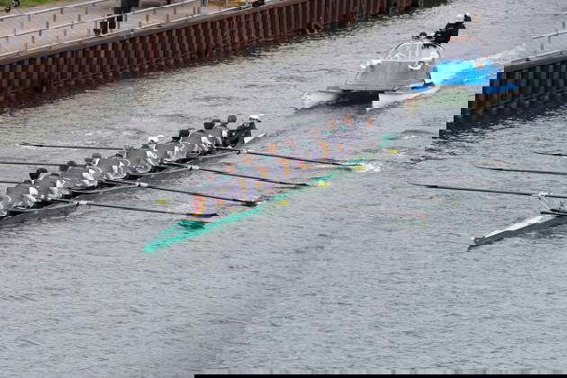 The German Eight in motion, with Benedict EGGELING, Laurits FOLLERT ...