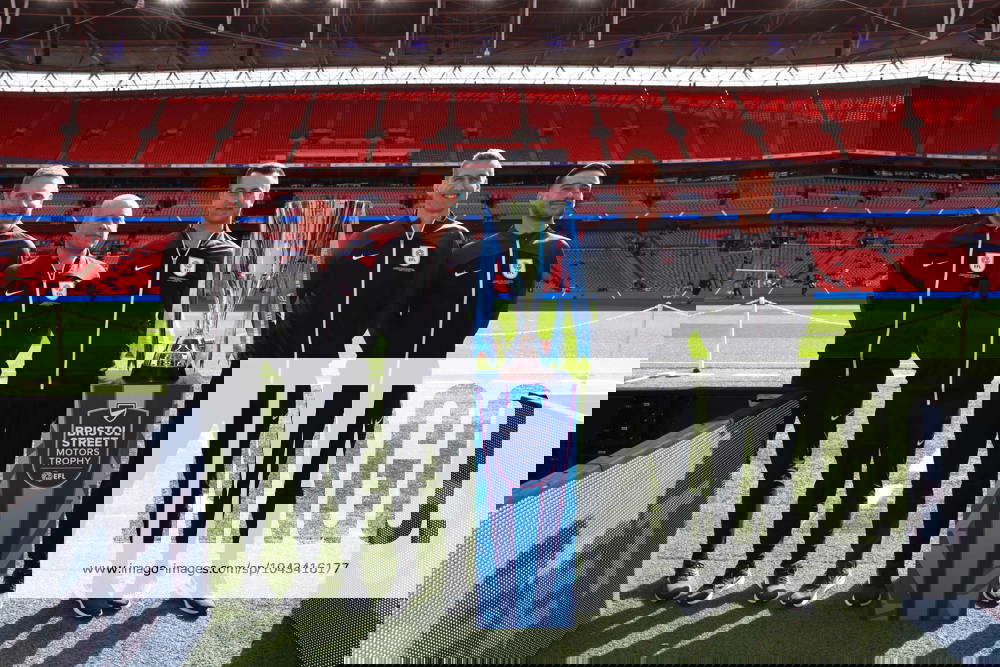 Referee Scott Oldham, Fourth Official Tom Kirk, Referee s assistant ...