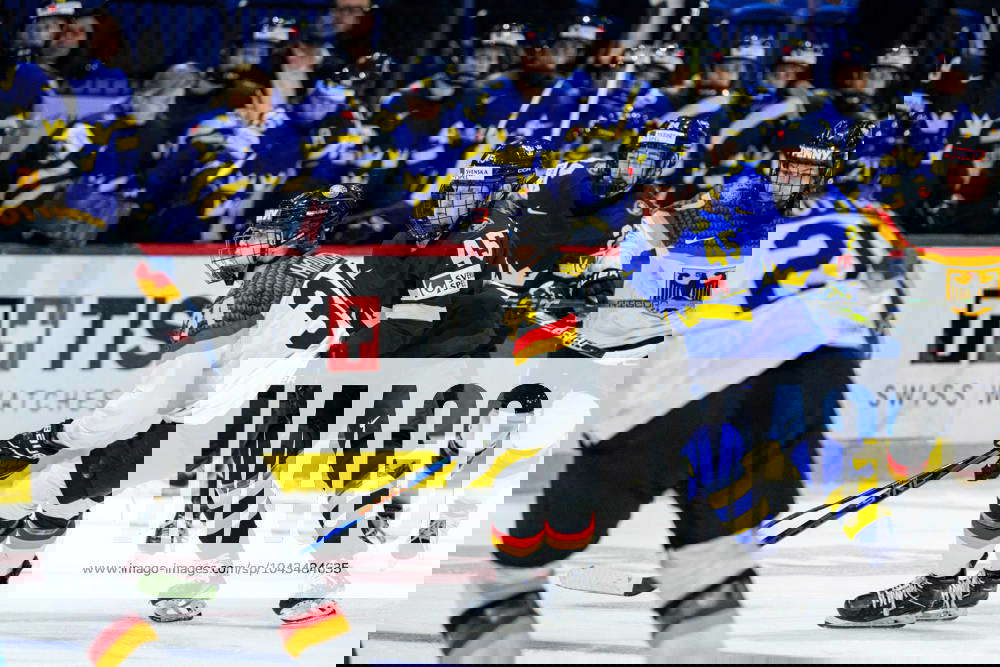 240408 Carina Strobel of Germany and Paula Bergström of Sweden during ...