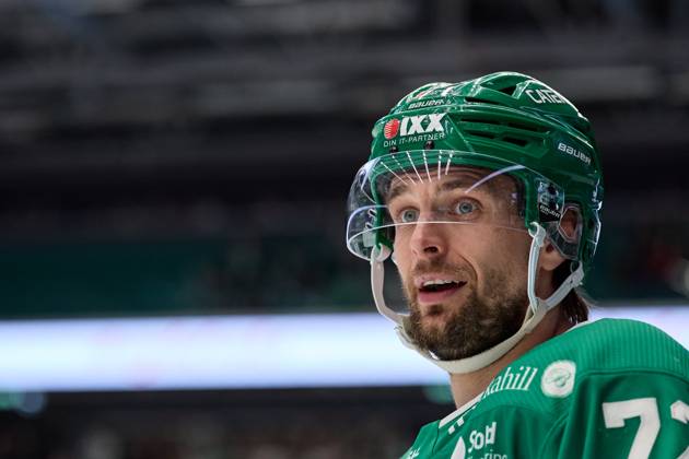 ÄNGELHOLM, SWEDEN 20240411 Rögles Daniel Zaar before s ice hockey match ...