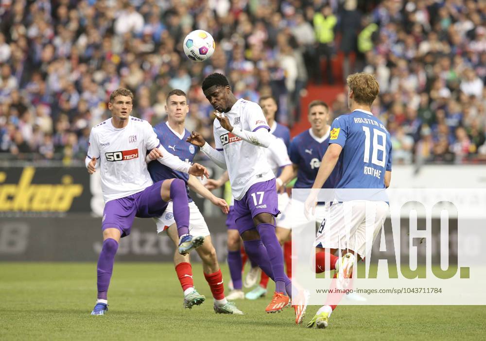 Photo Christian Joe Conteh VfL and left Dominique Bruno CUISANCE VfL ...