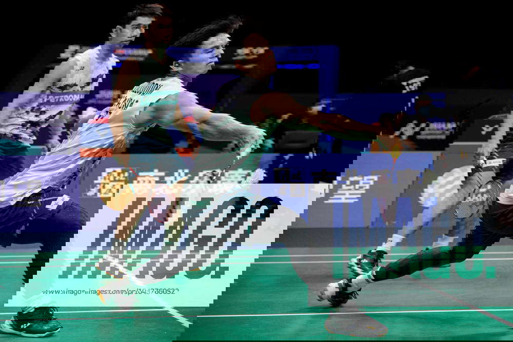 (240414) -- NINGBO, April 14, 2024 -- Goh Sze Fei Nur Izzuddin (R) of ...