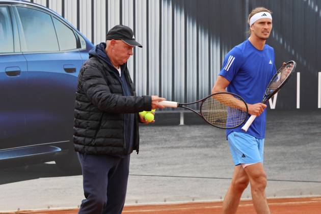 Alexander Zverev and father and coach Ivan GER at training, Tennis BMW ...