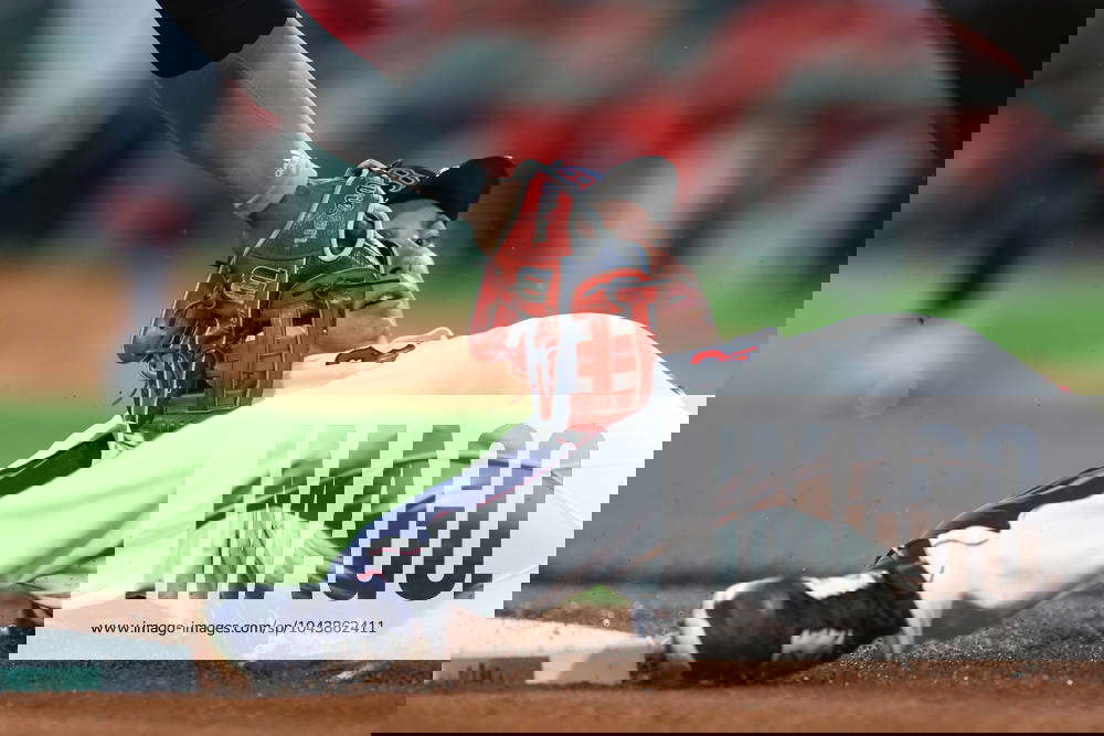 MLB, Baseball Herren, USA Cleveland Guardians at Boston Red Sox Apr 16 ...