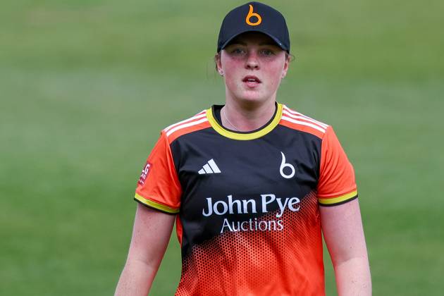 Blaze s Grace Ballinger prepares to bowl during the Rachel Heyhoe Flint ...