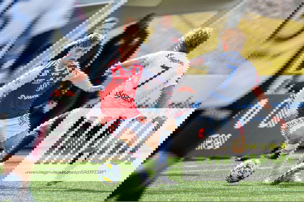 Sandvikens Ludwig Malachowski Thorell and Östers David Seger during the ...