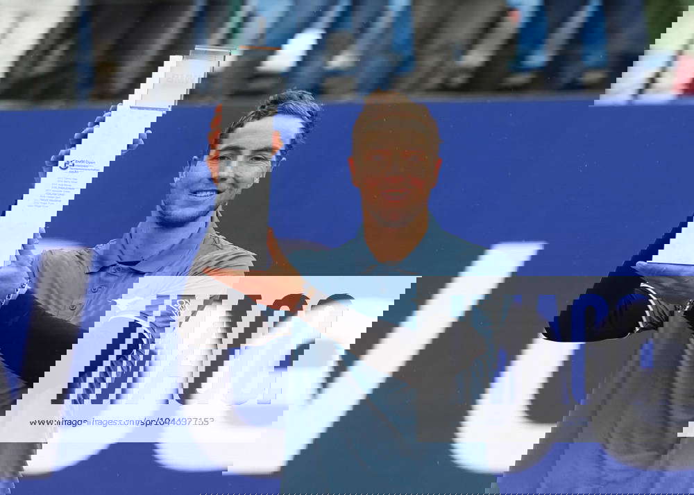 Winner Jan Lennard Struff GER with the trophy Tennis BMW Open 2024 ATP MTTC Iphitos Munich Germany