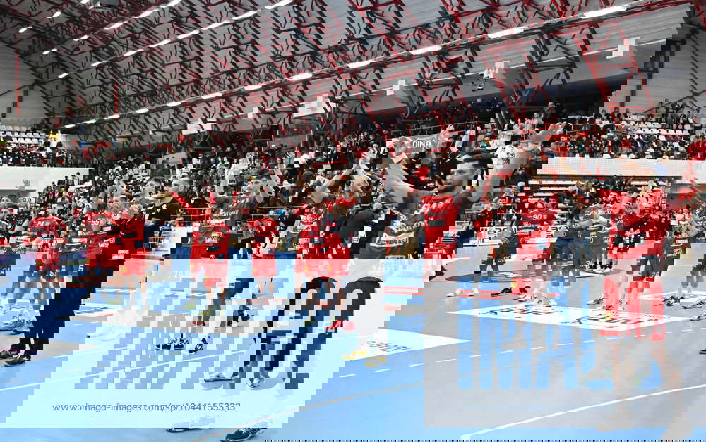 Dinamo handball players including Vladimir Cupara, Viachaslau Bokhan and Robert Mihai Militaru