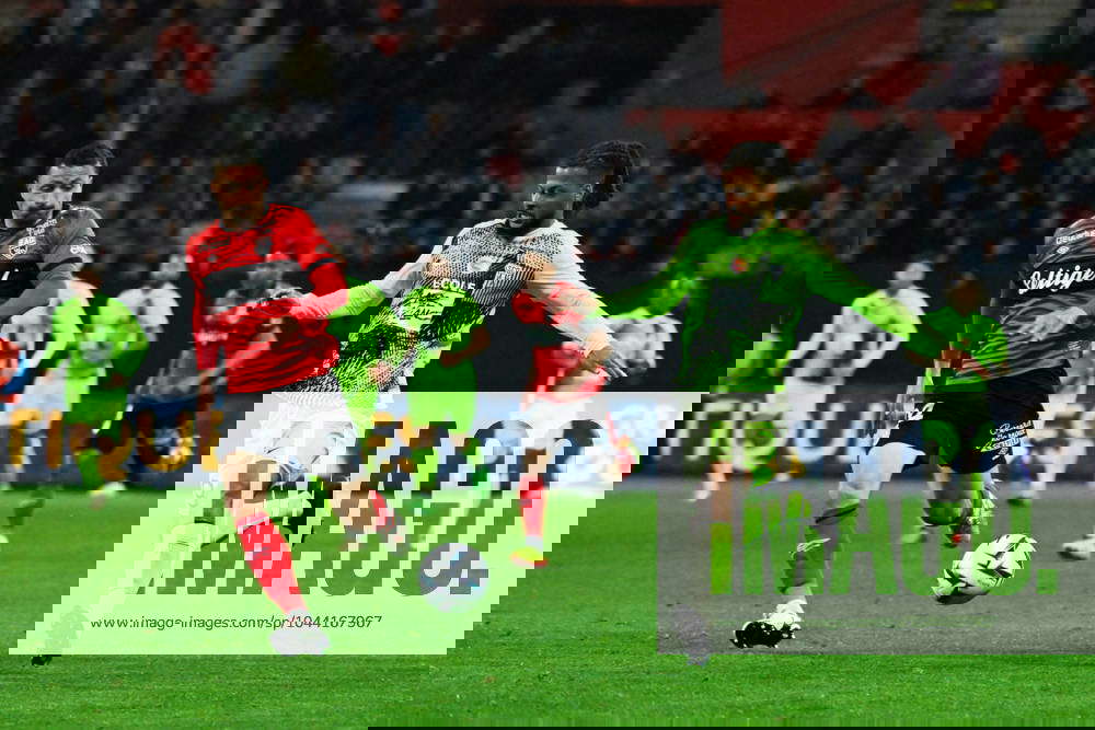 Pierre LEMONNIER and Lois DIONY during the Ligue 2 match between EA ...