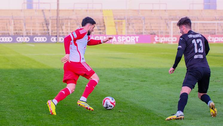 Dion Berisha 11, FC Bayern München II and Manuel Mattera 13, TSV ...