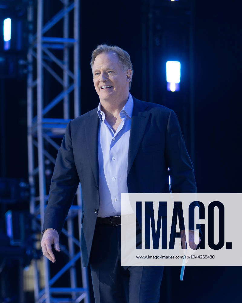 DETROIT, MI - APRIL 25: NFL, American Football Herren, USA Commissioner ...