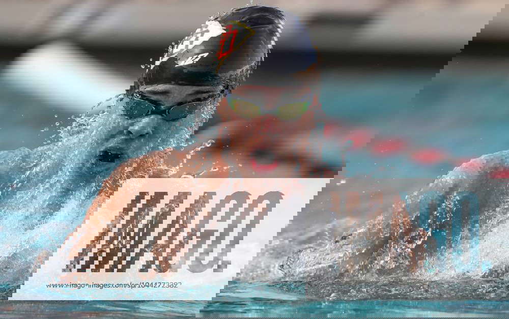 Syndication: Desert Sun Declan Kelly swims to a victory in the 100 yard ...