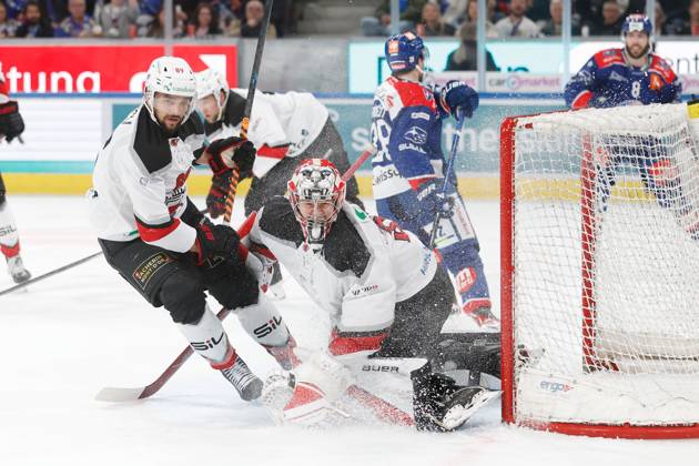 Final Game 1 ZSC Lions Lausanne Cody Almond Lausanne 16 04 2024 Swiss ...