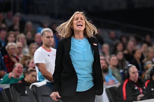 SUPER NETBALL MAVERICKS FEVER, Mavericks assistant coach Nicole ...