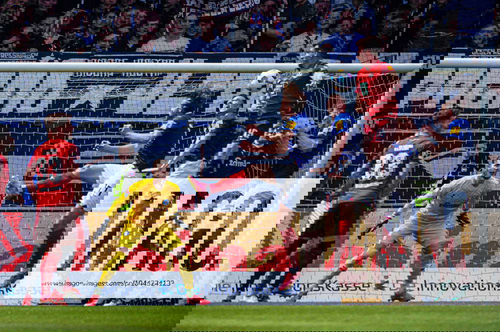 Goal to 0 1 by header Daniel Hanslik 1 FC Kaiserslautern, 19 GER ...